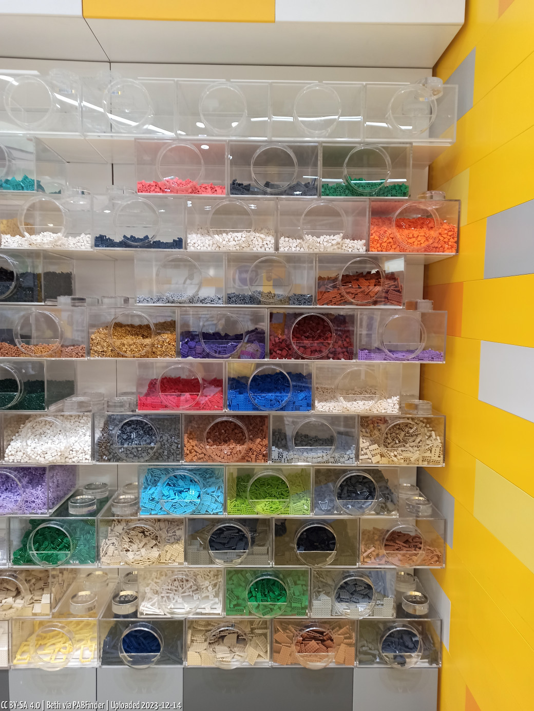 LEGOLAND Discovery Centre Brussels | Pick A Brick wall | PABFinder